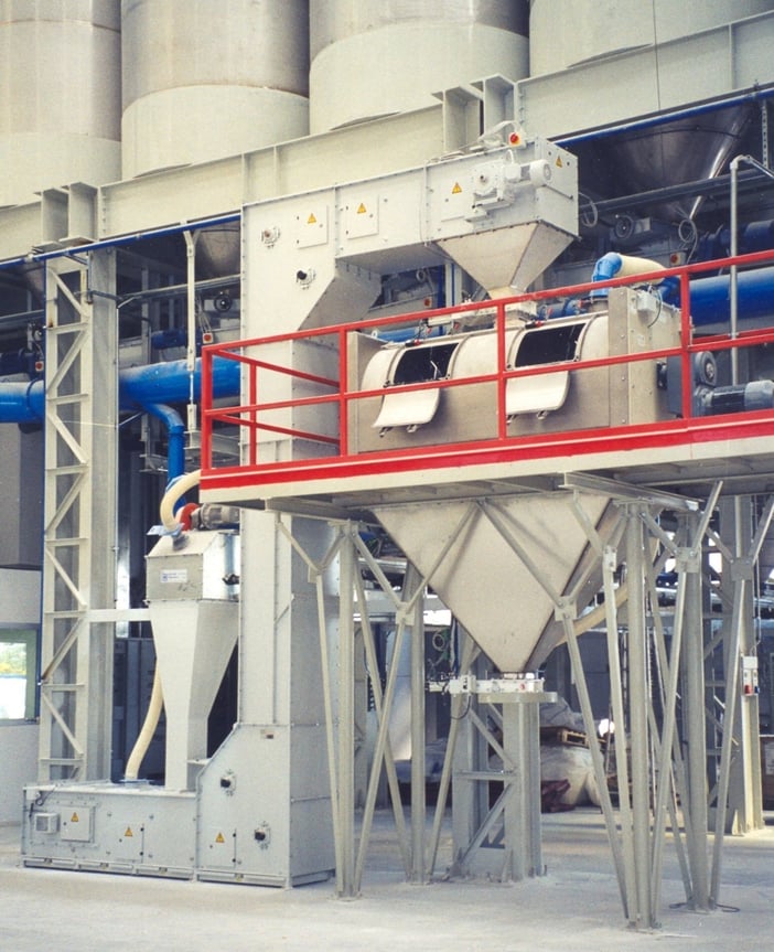 Continuous Bucket Conveyors for Powder & Bulk Material | NERAK Systems